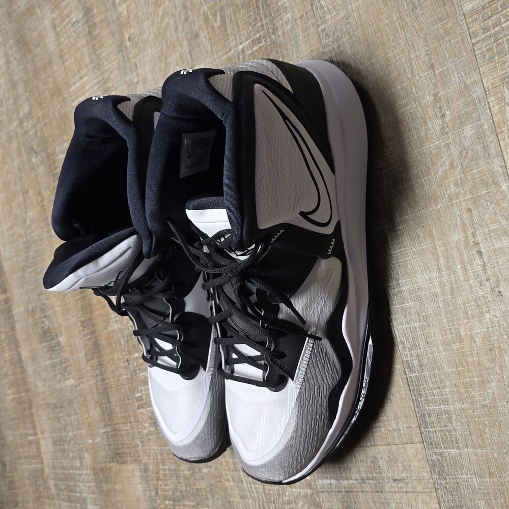 Nike Men Kyrie Infinity Tb Shoes. Black & White. Size… - Gem